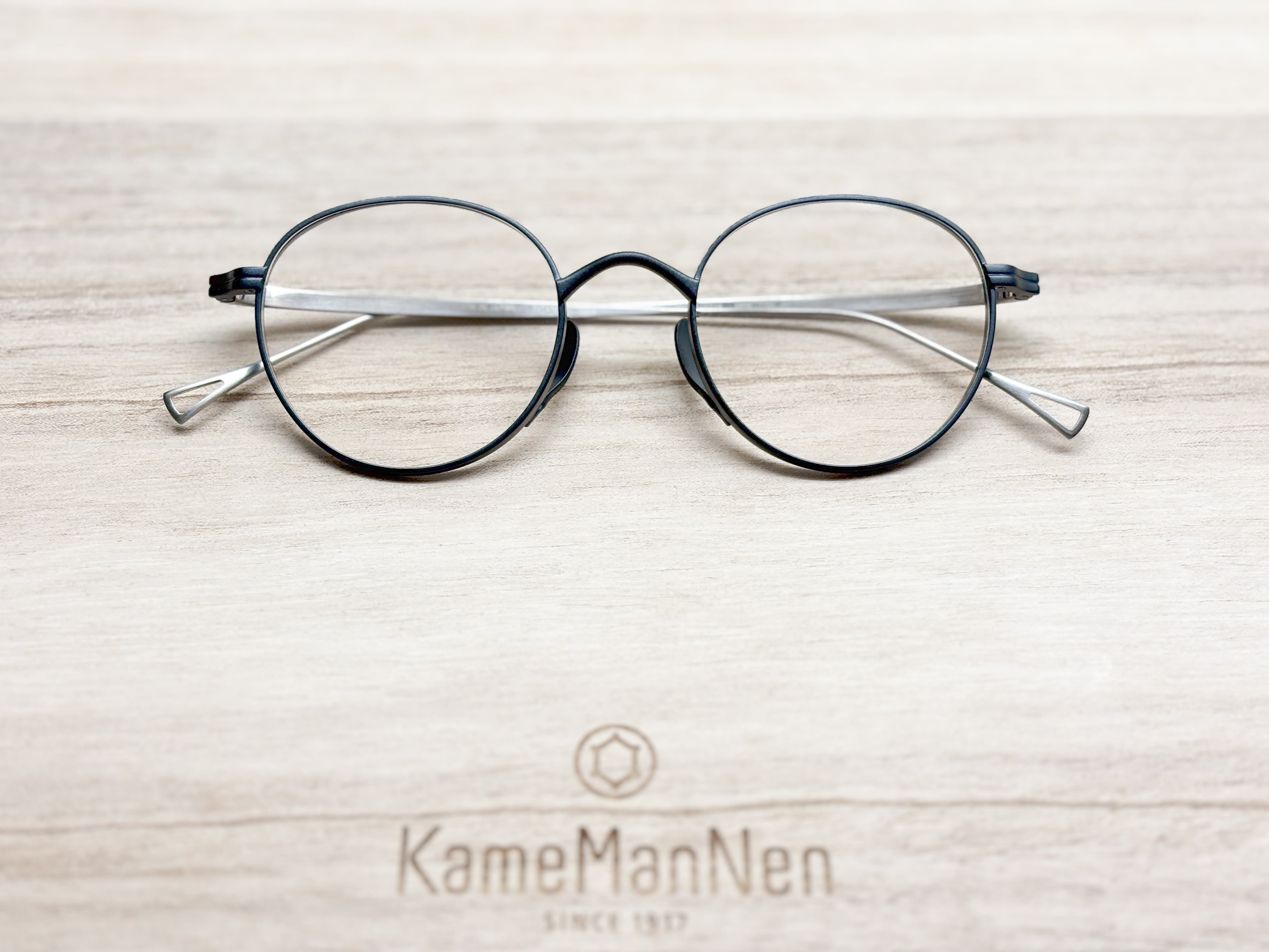 KameManNen 「113」別注限定カラーフレーム(48 ONE SIZE 別注カラー MBK/TSH)｜ イワキ｜池袋PARCO | ONLINE PARCO（オンラインパルコ）